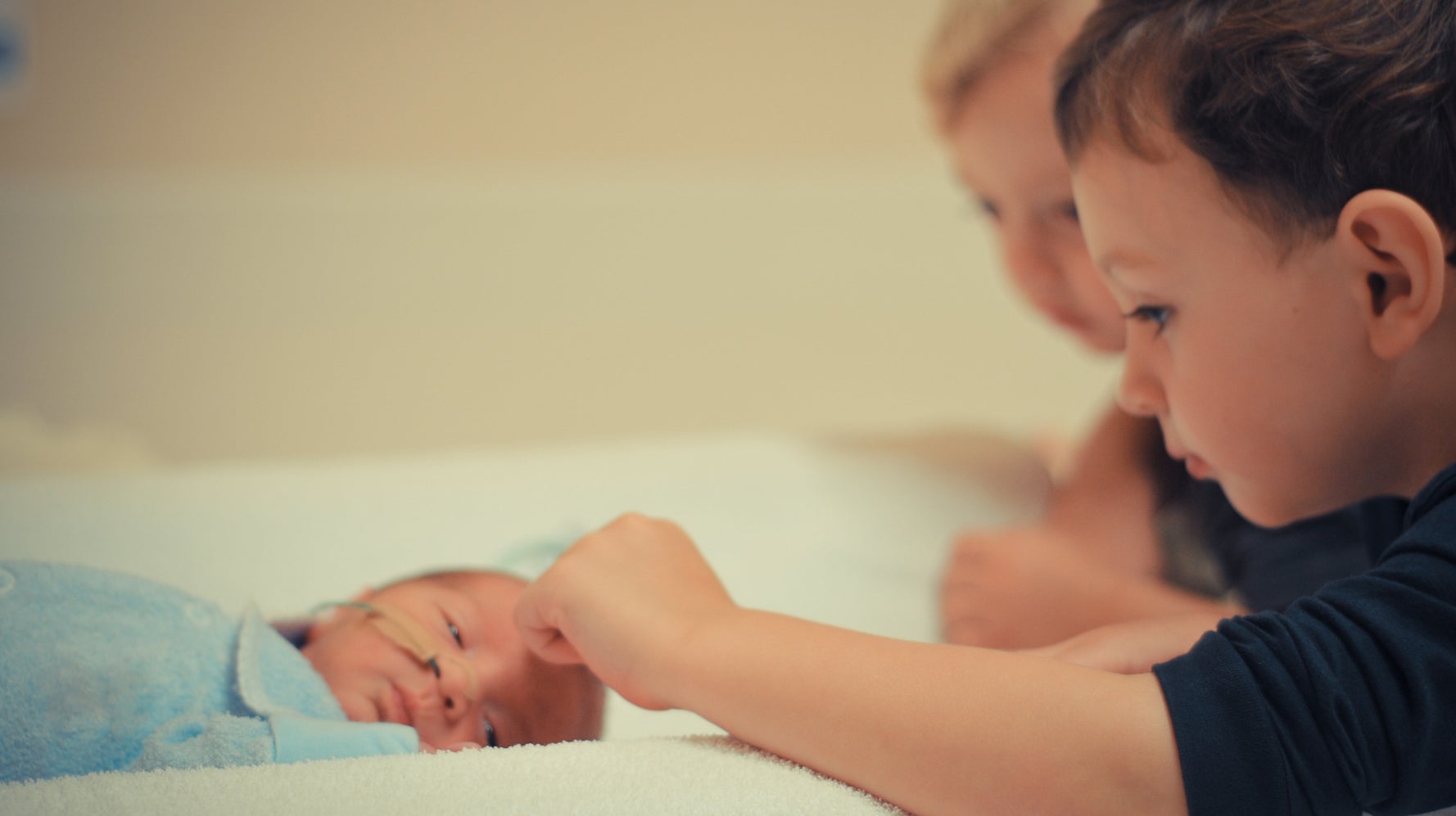 6 Science-Backed Signs You're An Older Brother | HuffPost Life