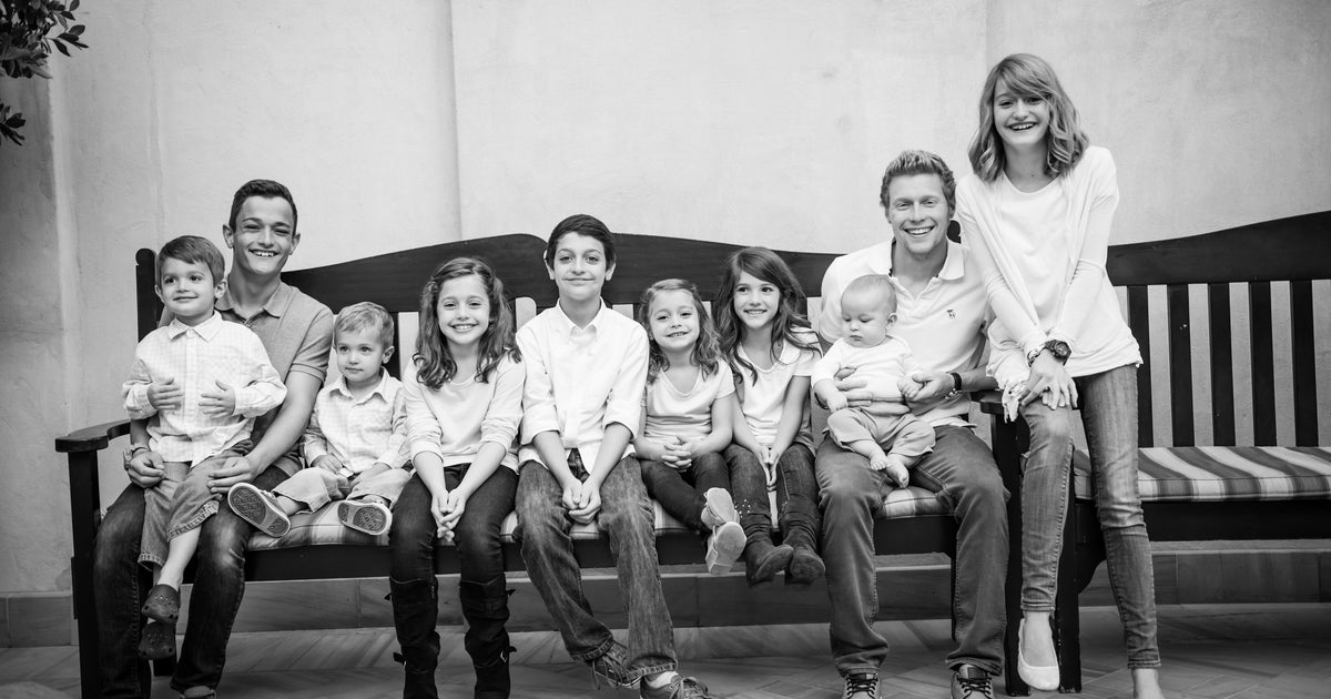 How A Mom Of 9 Keeps It Together | HuffPost Life