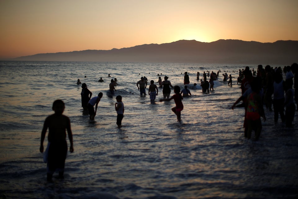 Stunning Photos From Around The World Show The Magic Of The Summer ...