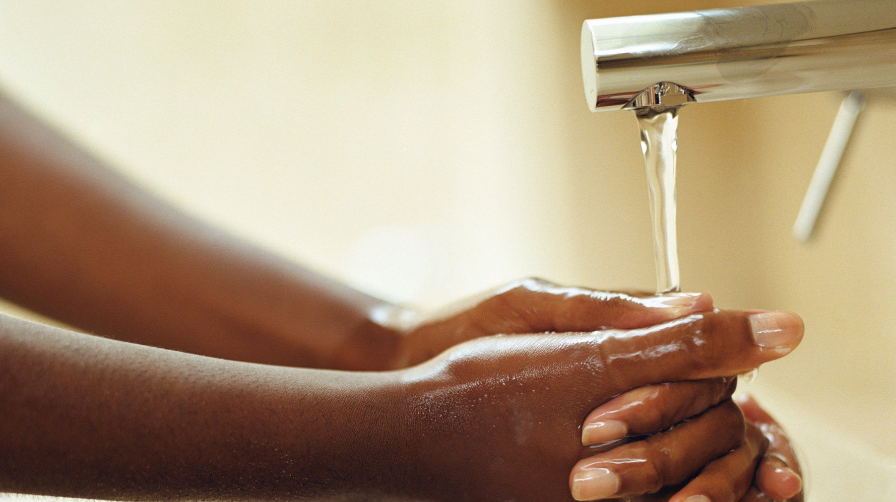 Husband Thinks Women Should Wash Their Hands Before Using The Toilet ...