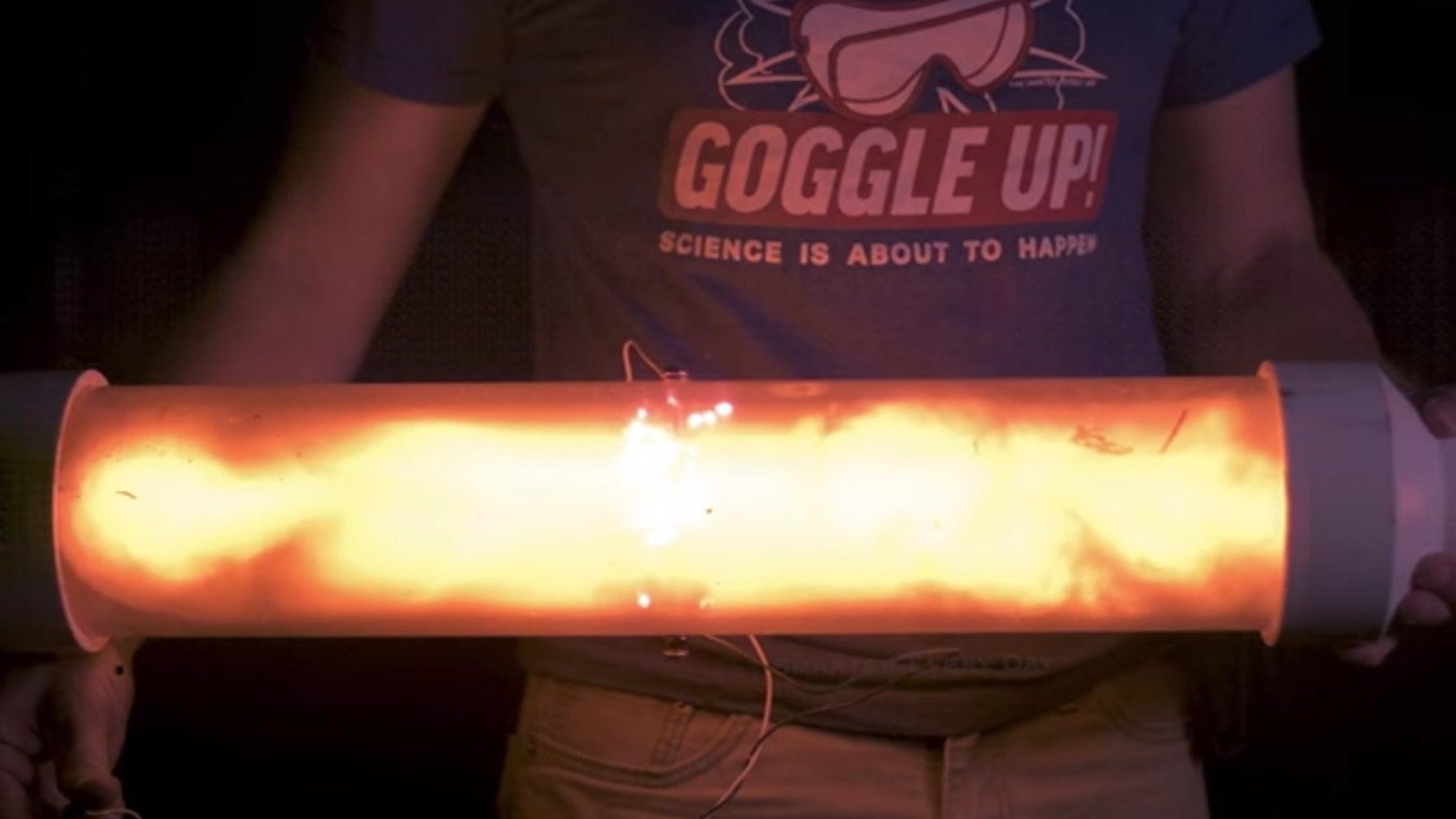 Guy Holds An Explosion In His Hands, Then Films It In Slow Motion ...