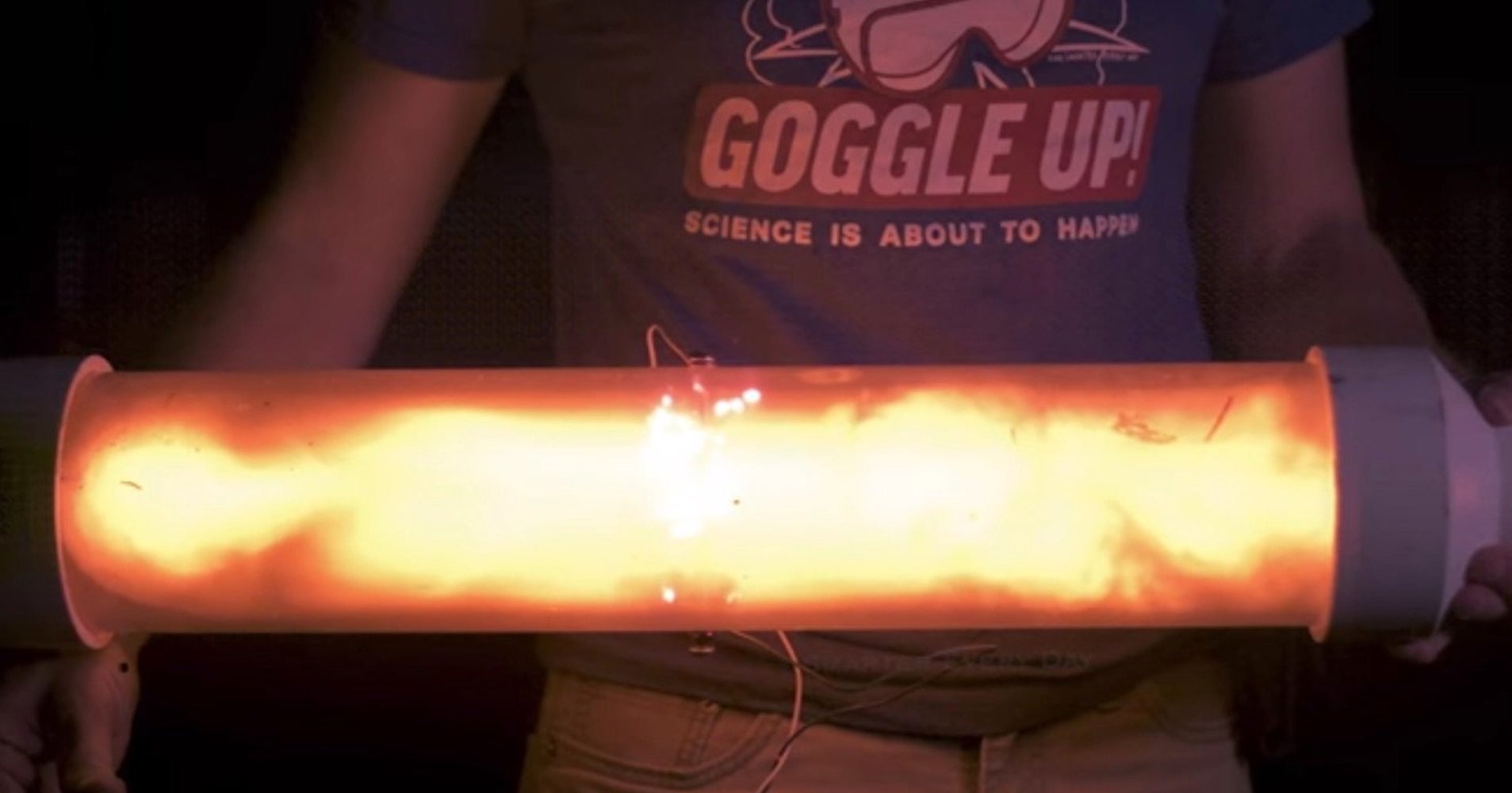 Guy Holds An Explosion In His Hands, Then Films It In Slow Motion ...