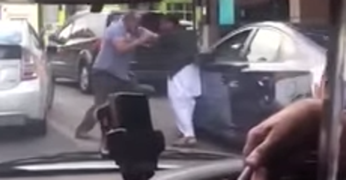 Uber Vs Black Cab Driver Trade Blows In Vicious London Street Fight ...