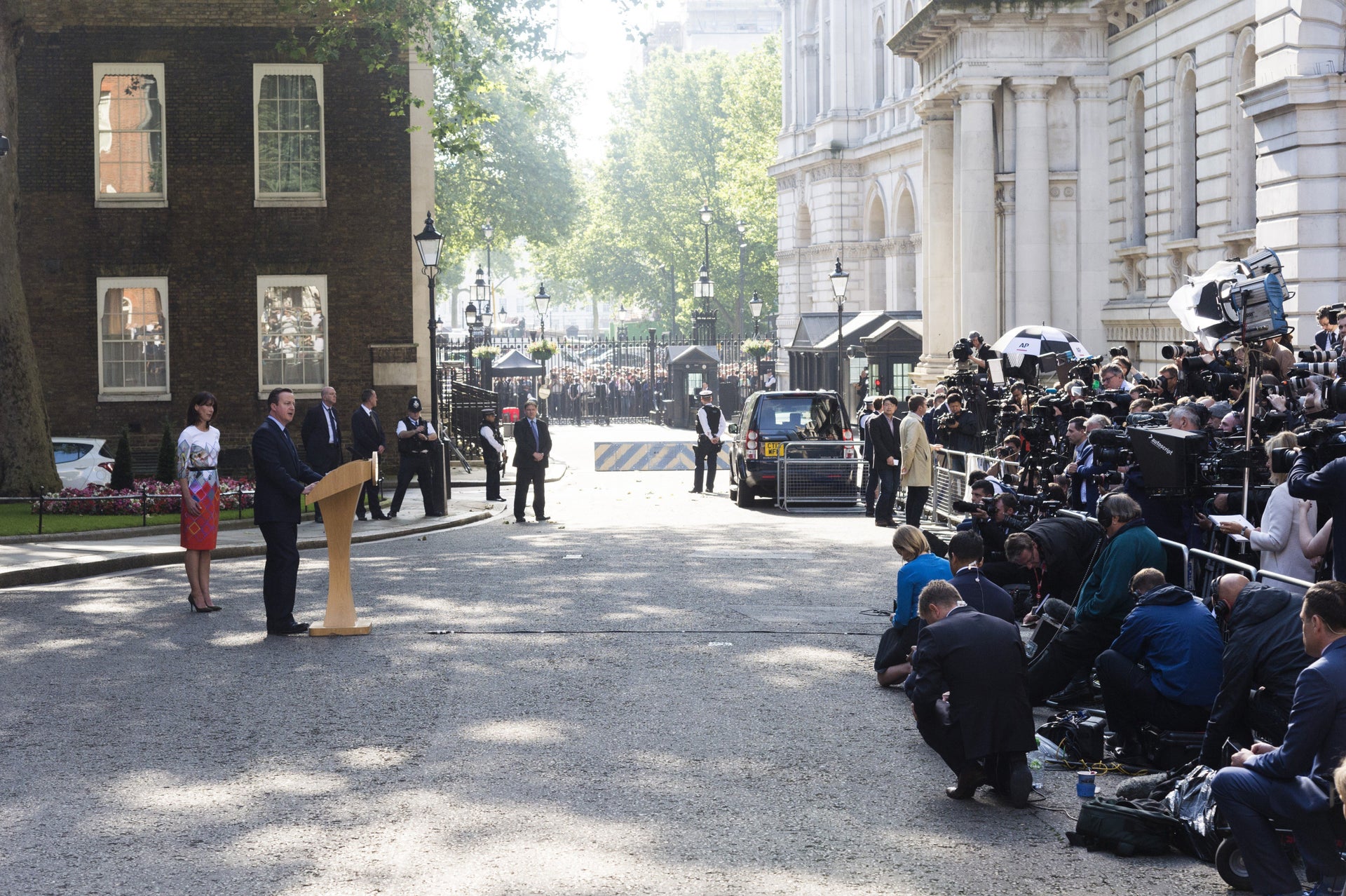 David Cameron Resigns As Prime Minister Following EU Referendum Brexit ...