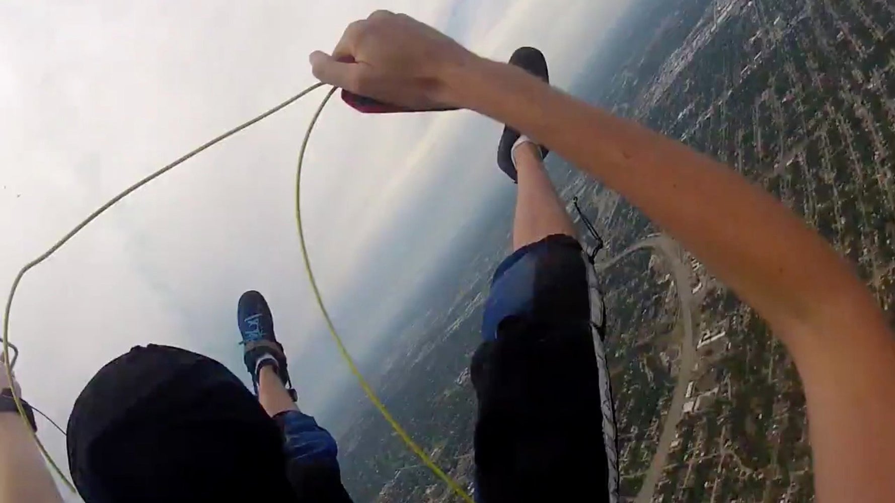 CAUGHT ON VIDEO: That Horrifying Moment Your Parachute Fails And Floats ...