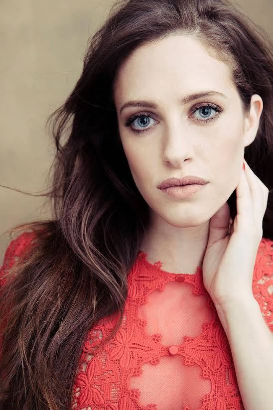 CRITICS' DARLING DARLENE! As USA's Must-See Show MR.ROBOT Comes Back ...