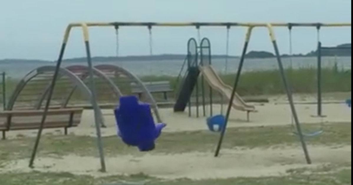 'Haunted swing' Forces Terrified Family From Playground | HuffPost Life