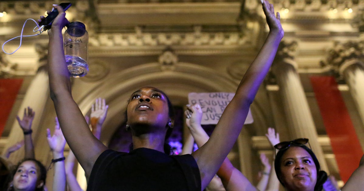 People Around The Nation Protest The Deaths Of Alton Sterling, Philando ...