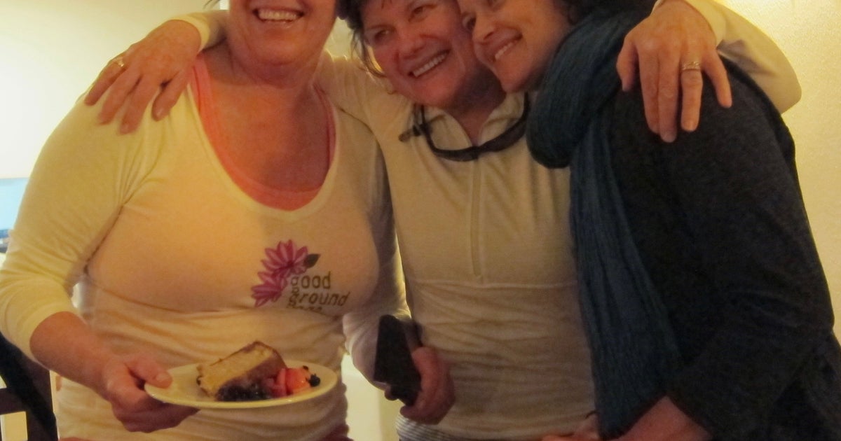 Friendship: What Works Best, a Twosome or Threesome? | HuffPost Contributor