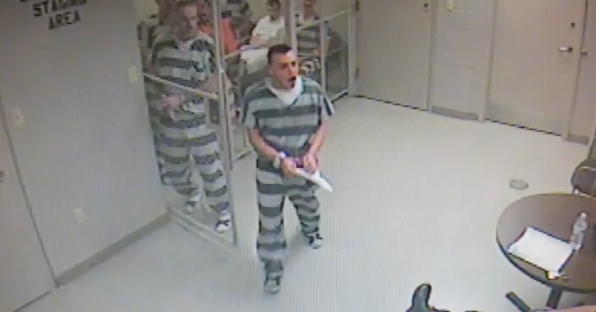 Shackled Inmates In Prison Break To Save Unconscious Guard | HuffPost ...