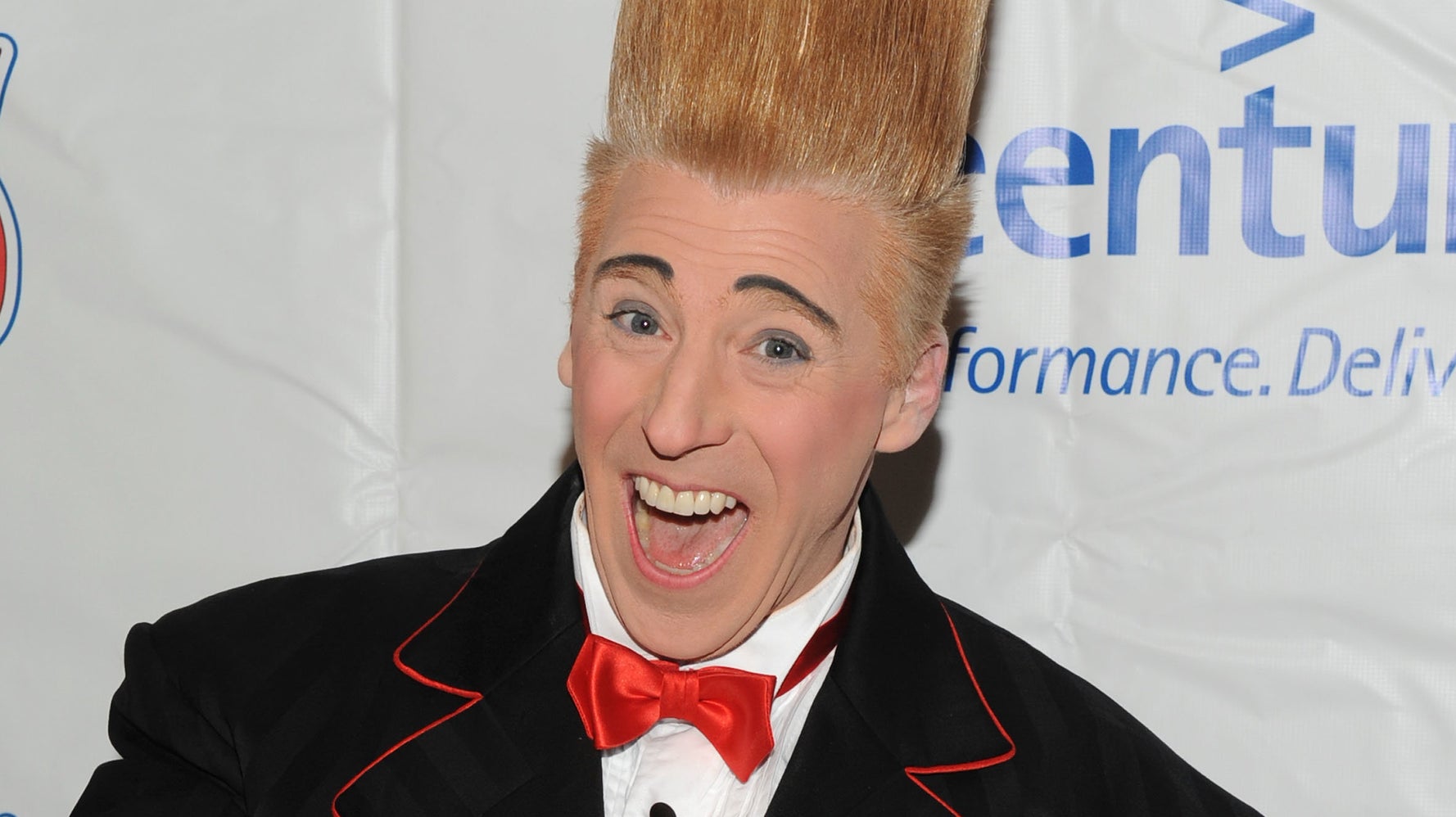 Bello The Clown Showcases His Acrobatic Stunts | HuffPost null