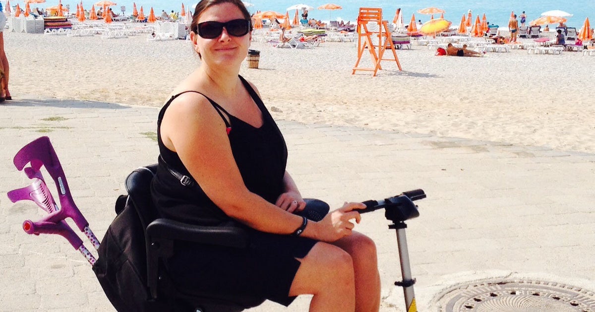 Woman Wakes Up Paralysed After Feeling A Crick In Her Neck | HuffPost ...