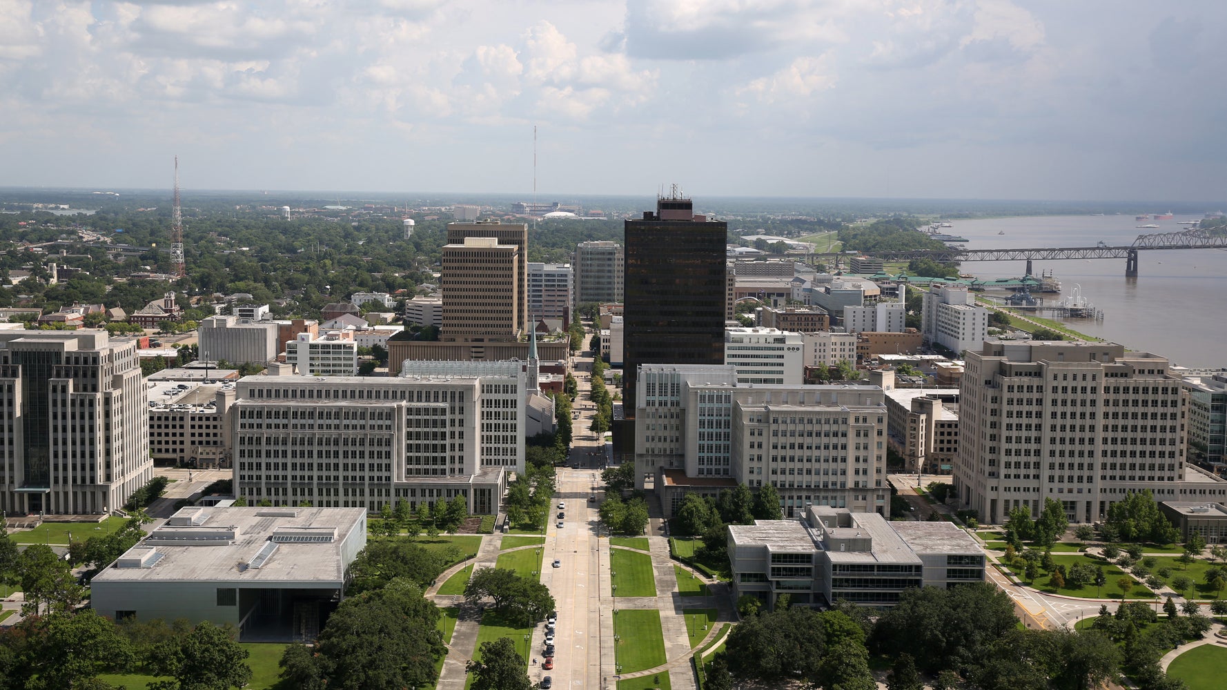 Baton Rouge Police Officers Reportedly Shot | HuffPost null