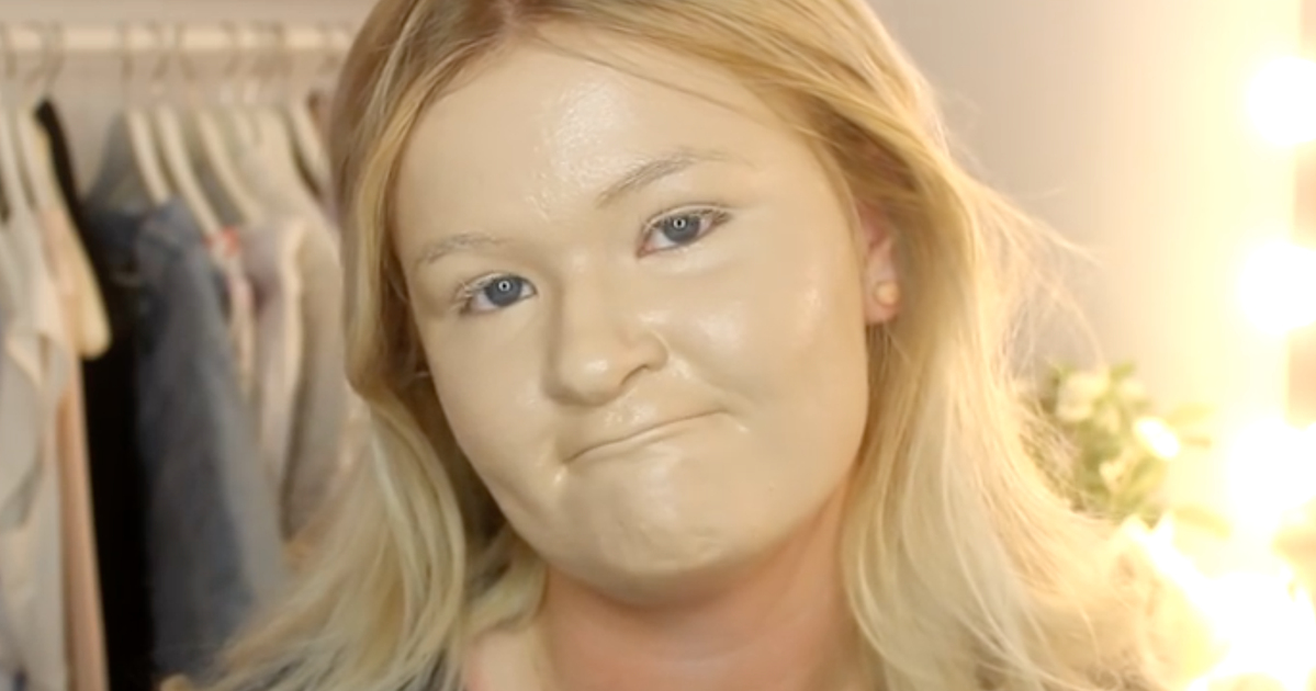 Beauty Blogger Applies 100 Layers Of Foundation | HuffPost UK Style