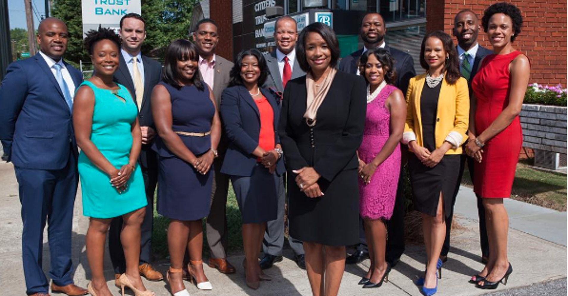 8,000 People Open Accounts At Black-Owned Bank In Atlanta | HuffPost