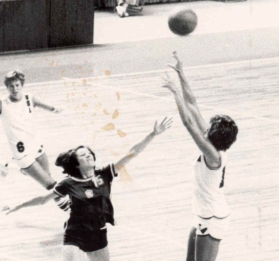 An Oral History Of The First U.S. Olympic Women's Basketball Team ...