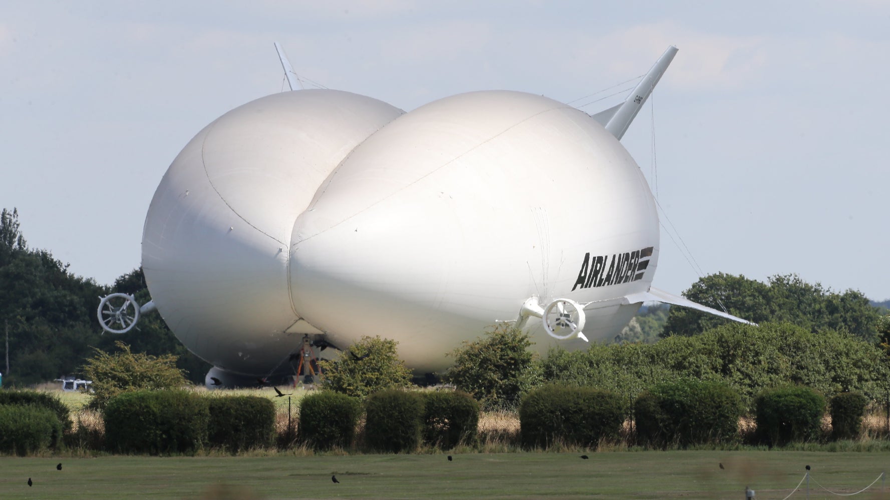 Airlander 10, World's Longest Aircraft, Nicknamed The 'Flying Bum ...
