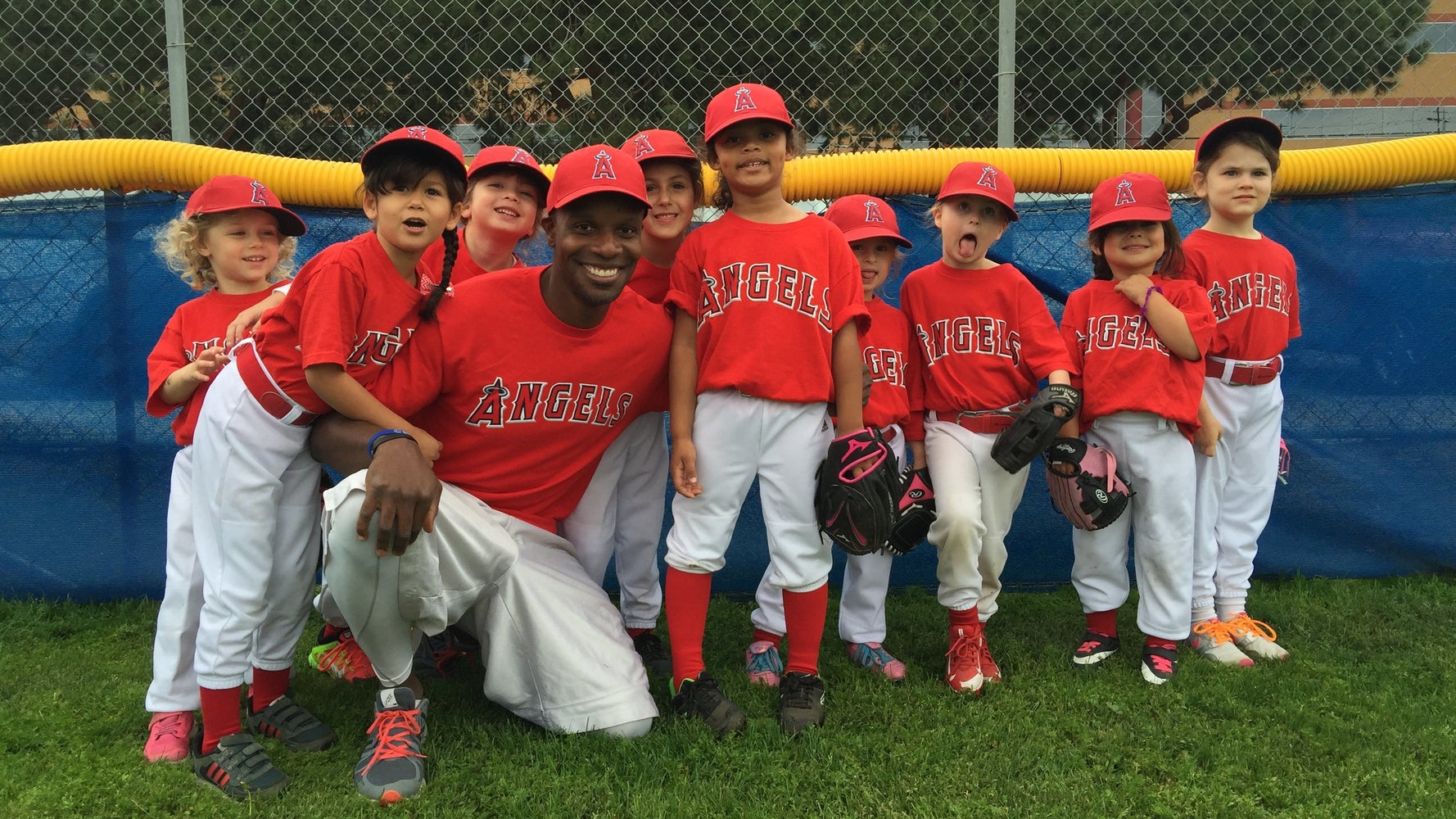 All-Girls T-Ball Team Takes On Boys, Is Nobody's 'Sweetie' | HuffPost ...
