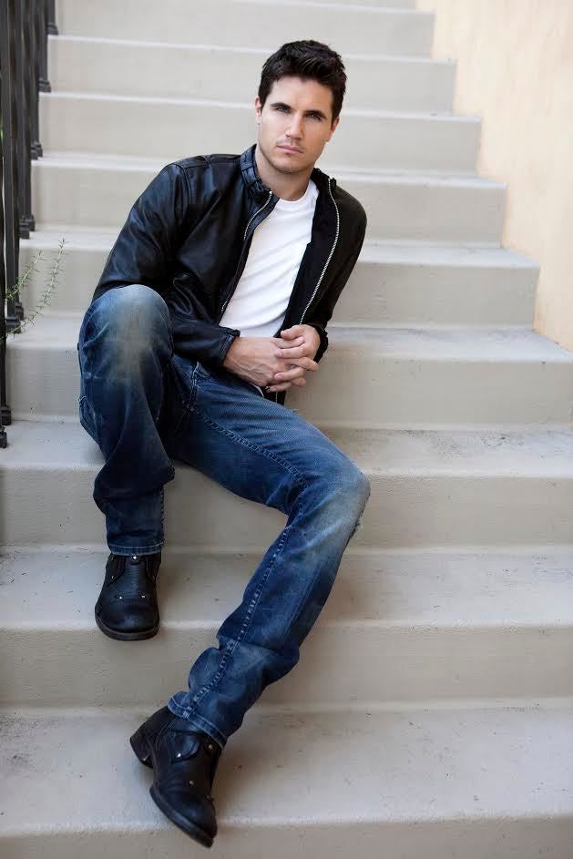 MASTER OF ALL GENRES; Swoon-Worthy ROBBIE AMELL Conquers Everything ...