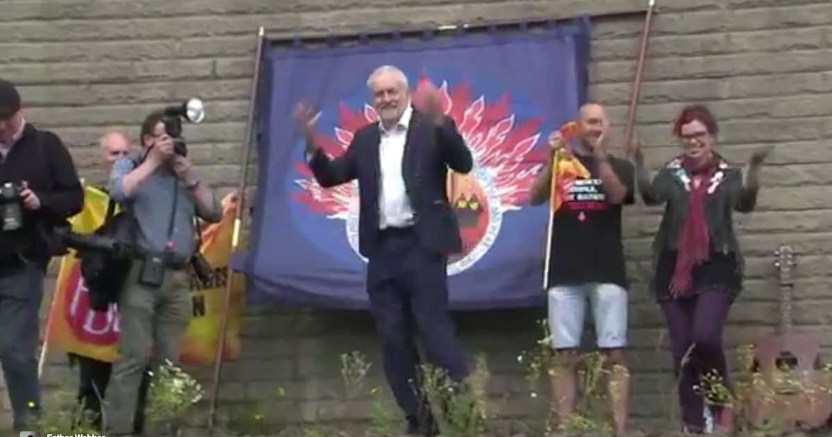 Jeremy Corbyn Breaks Out A Dance At His Campaign Rally In Sunderland ...
