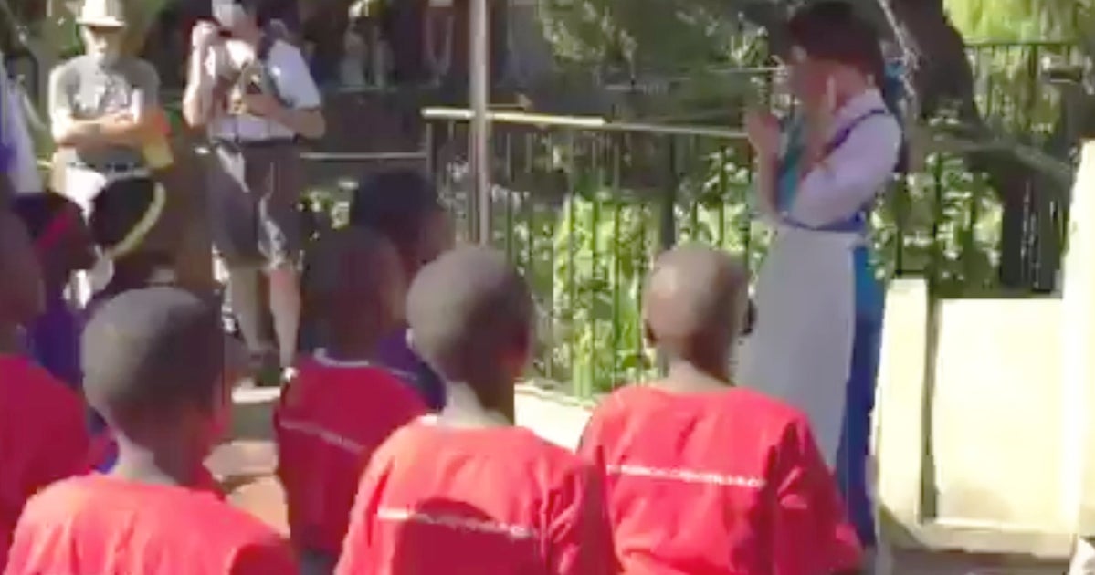 Children's Choir Surprises Disney Princess With Incredible A Cappella ...