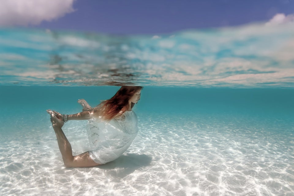 These Underwater Yoga Photos Prove The Practice Is Truly Magical ...