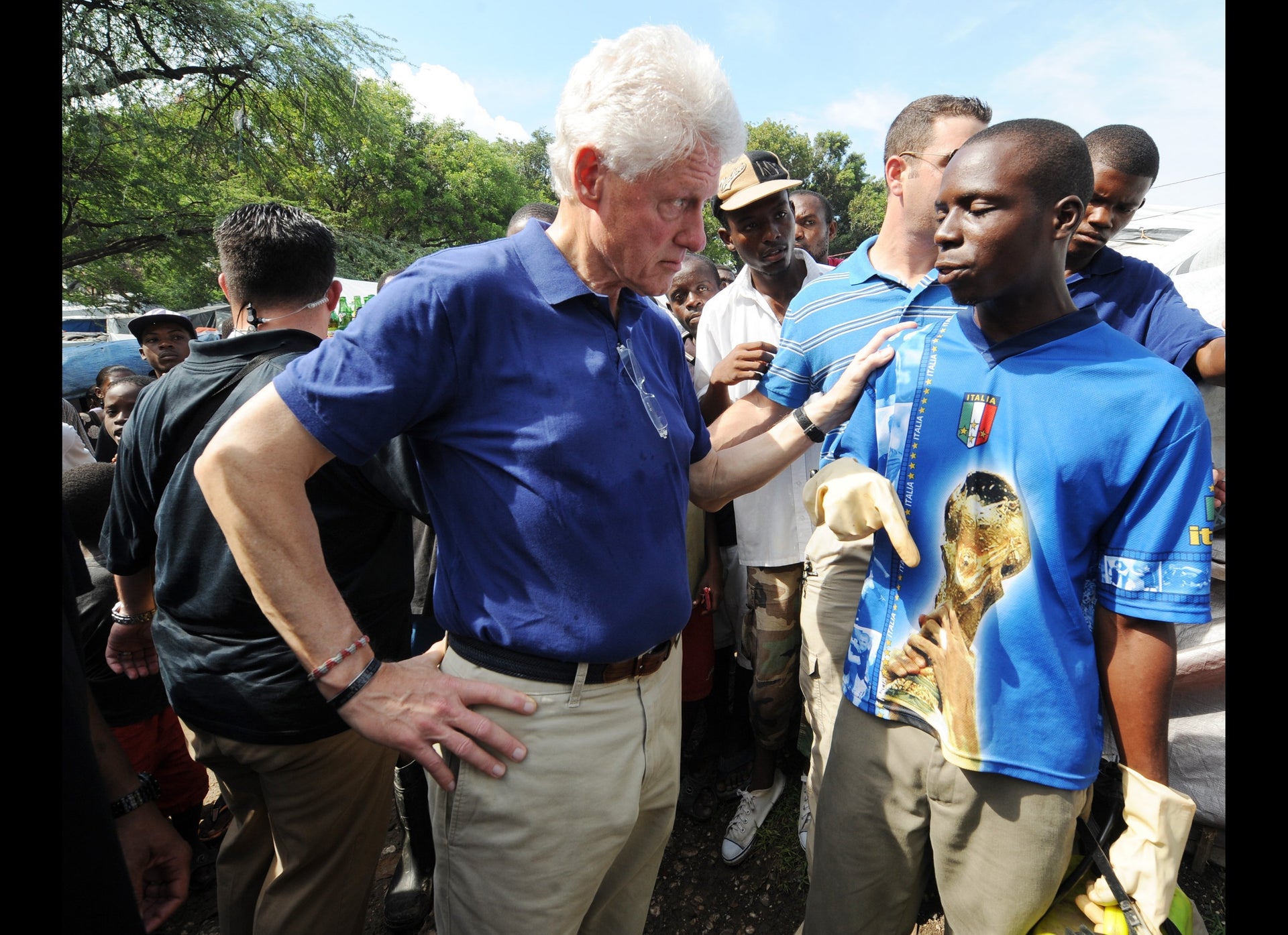 Bill Clinton Receives 'Father Of The Year' Award From National Father's ...