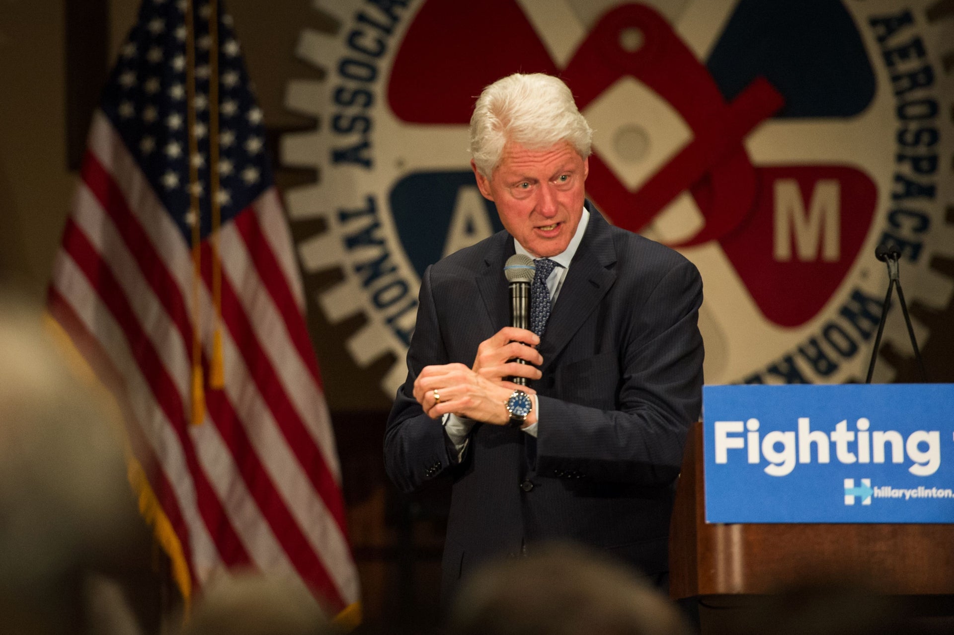 Bill Clinton Receives 'Father Of The Year' Award From National Father's ...