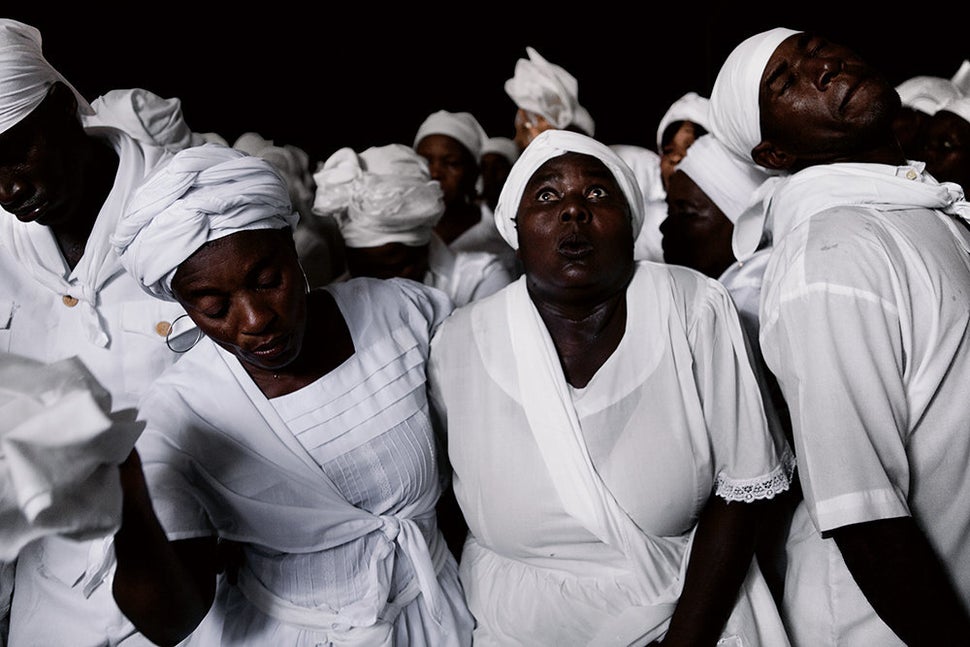 These Stunning Photos Take You Deep Inside Vodou Rituals In Haiti ...