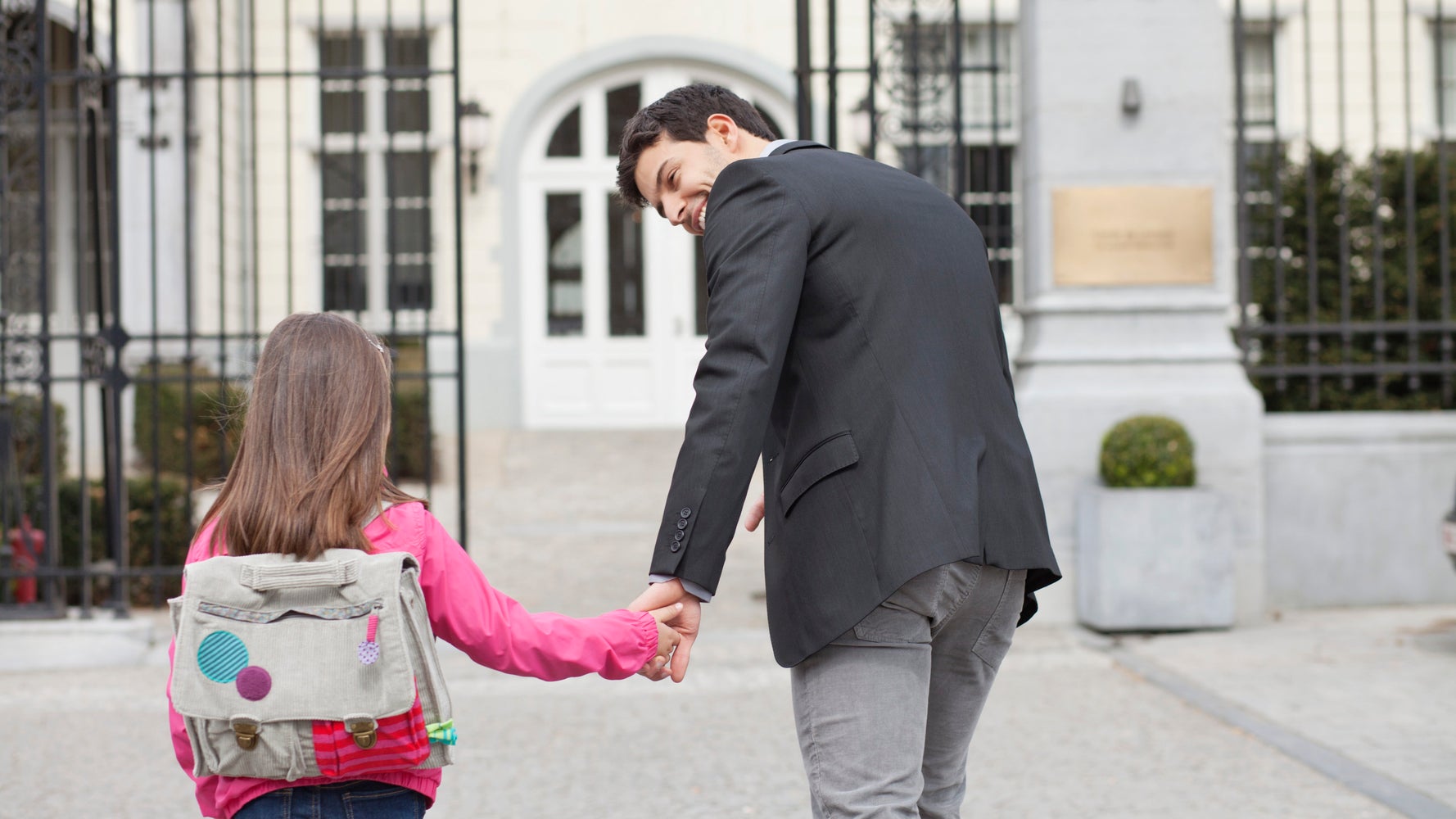 4 Steps To Helping A Shy Child Have A Great School Year | HuffPost Life