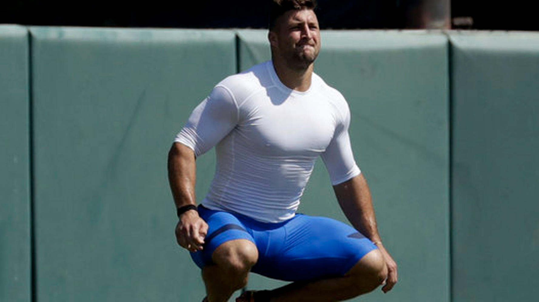 Tim Tebow Jumping Memes Are Now An Essential Part Of Your Day | HuffPost