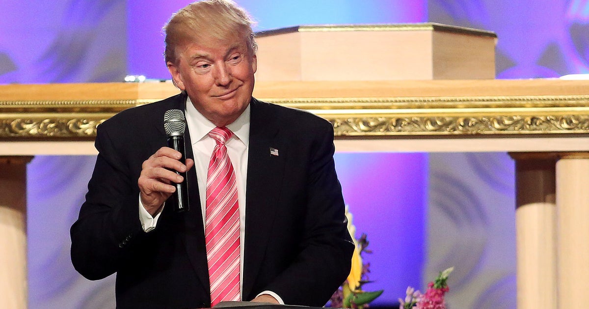 Donald Trump 'Classified' Tweet Against Hillary Clinton Backfires Badly ...