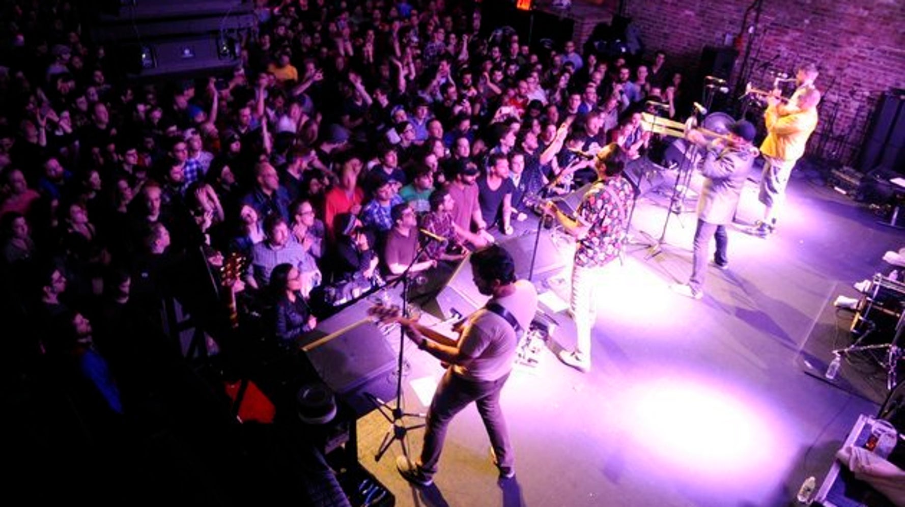 The Super Ironic Way This Iconic ’90s Band Catapulted To Fame ...