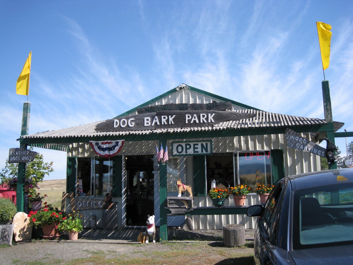 This Beagle-Shaped Bed And Breakfast Is A Dog-Lover's Paradise ...