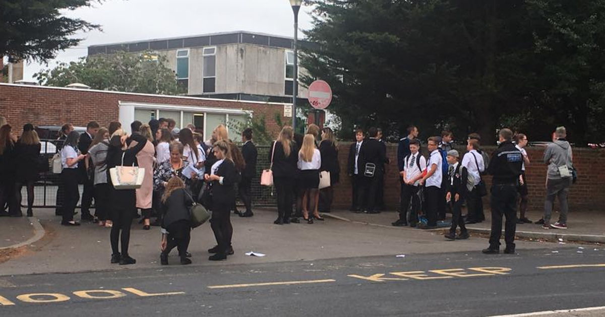 Hartsdown Academy School Uniform: Police Called To School After 50 Kids ...