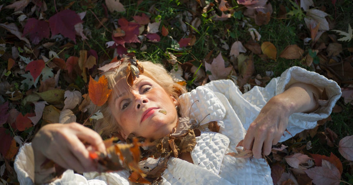 This Woman Has Spent Years Documenting Her Mother's Bipolar Disorder In ...