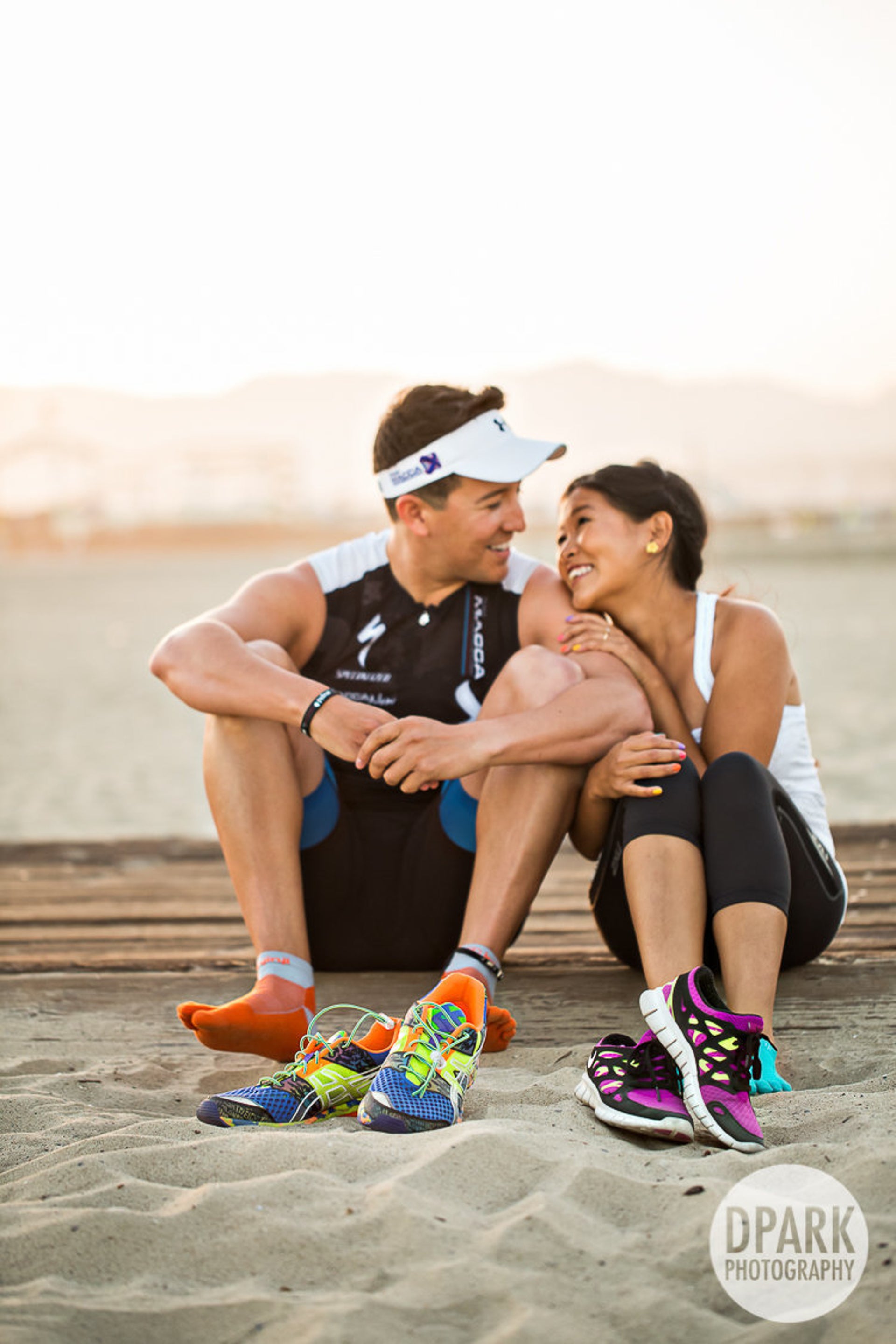 17 Athletic Engagement Photo Ideas For You And Your Swolemate ...