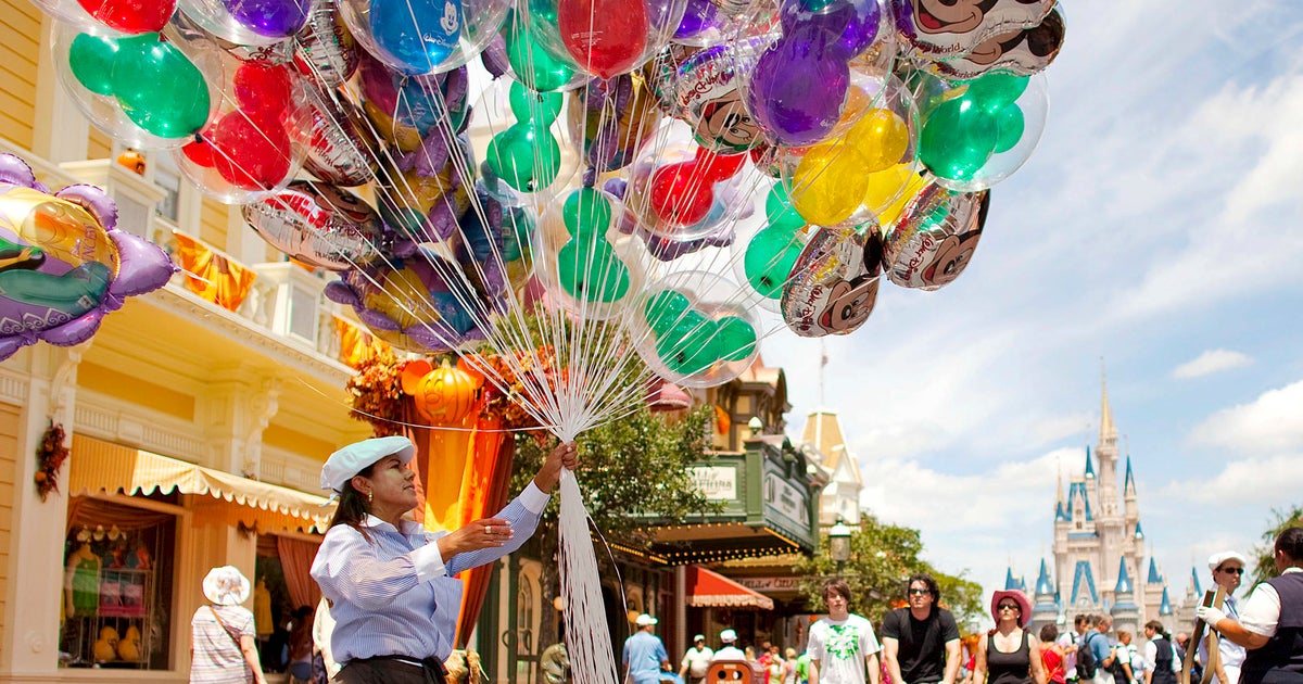 Disney World Is Now Scanning Toddlers' Fingers When They Enter The Park ...