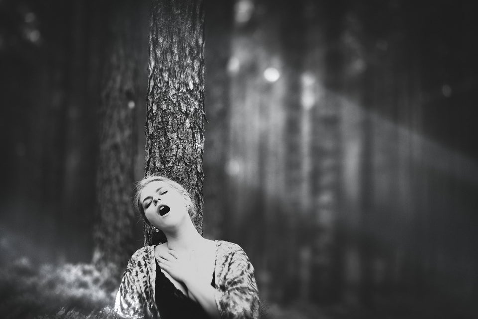 15 Stunning Images Show What Women Look Like When They Orgasm Huffpost Uk Women