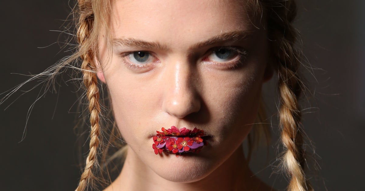 London Fashion Week 2016: Preen's Petal Lips Set To Be The Festival ...