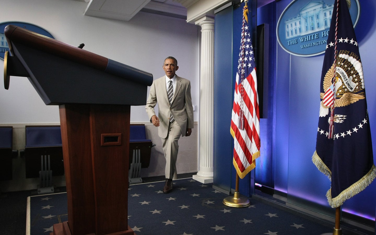 We Need To Talk About Barack Obama's Style | HuffPost Life