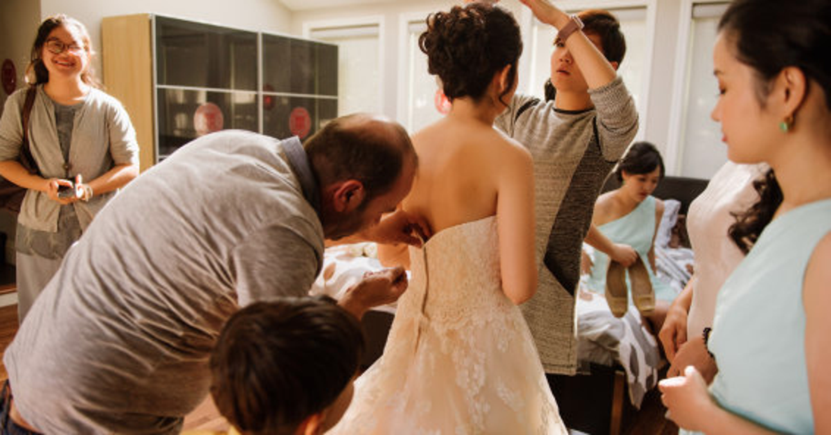 Syrian Refugee Saves Wedding After Bride's Dress Zip Breaks | HuffPost ...