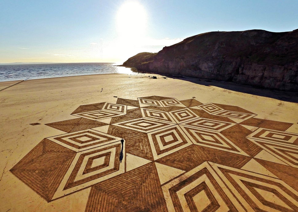 Wildly Relaxing Sand Art Is The Creative Therapy Our World Needs HuffPost Wildly Relaxing Sand Art Is The Creative Therapy Our World Needs HuffPost