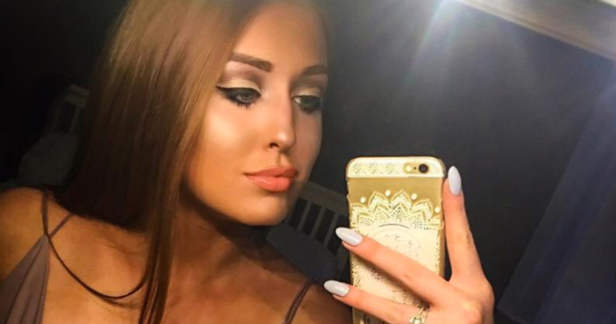 Woman Drunk Messages Boohoo Customer Service, Has Hilarious ...