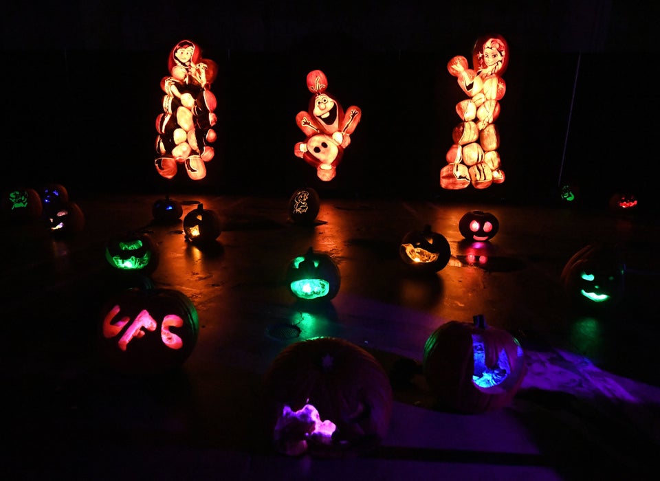 5,000 Jack-O'-Lanterns Stun In Haunting Halloween Display | HuffPost ...