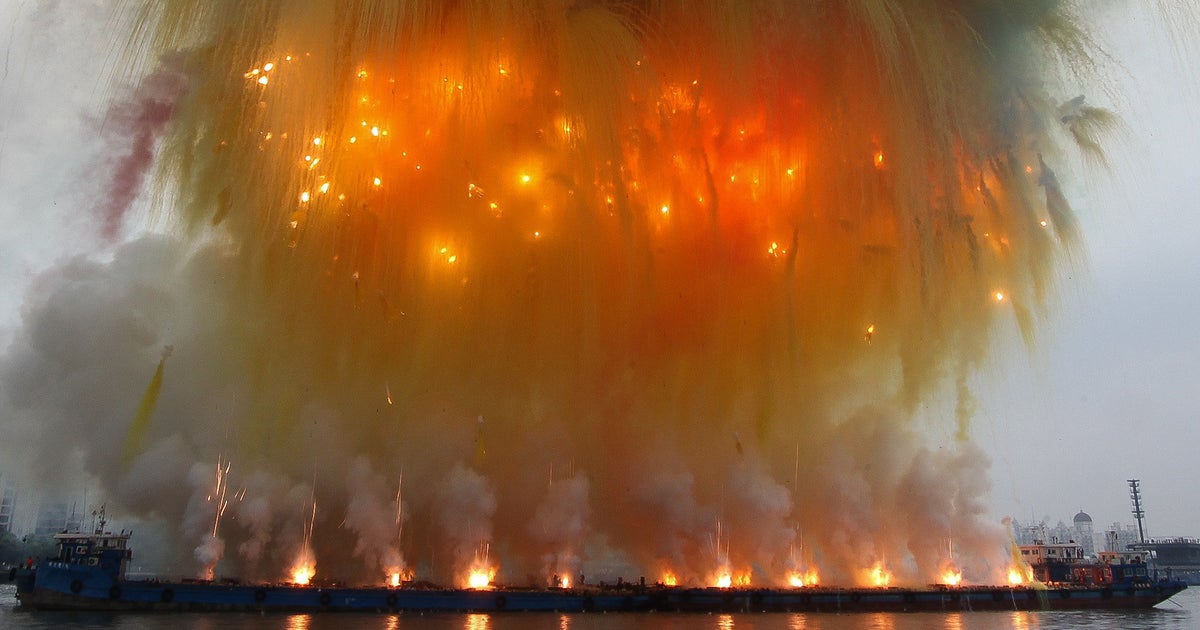 This Artist Literally Lights His Art on Fire, and the Result Is Pure ...