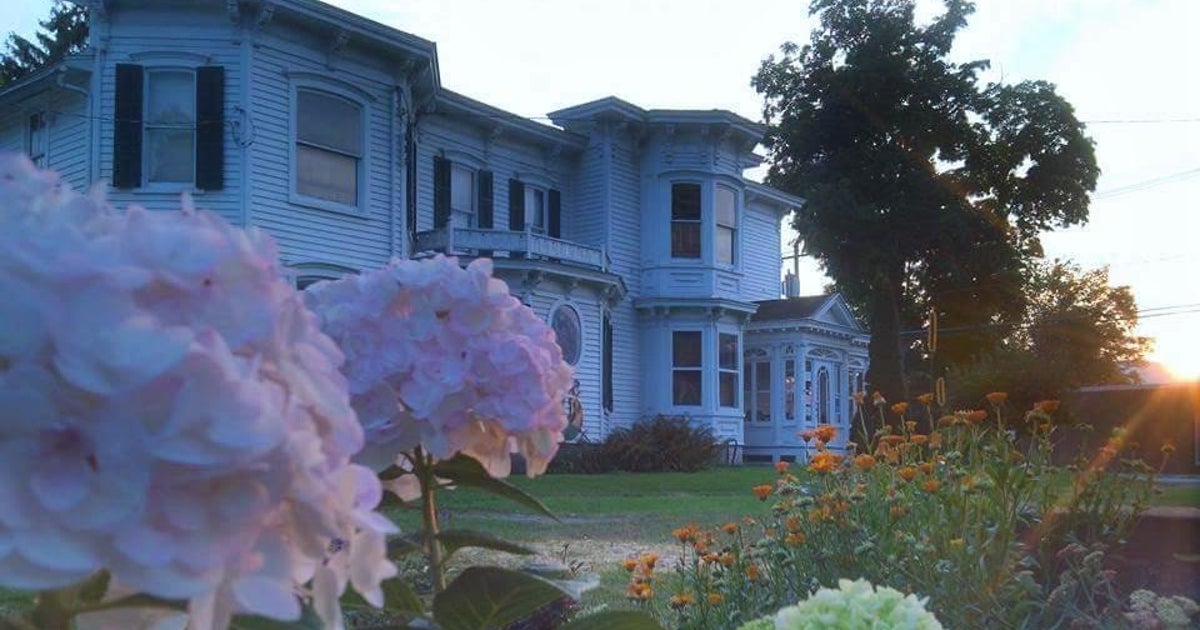 This Spooky Historic Home Will Send You Free 'Possessed Plants ...