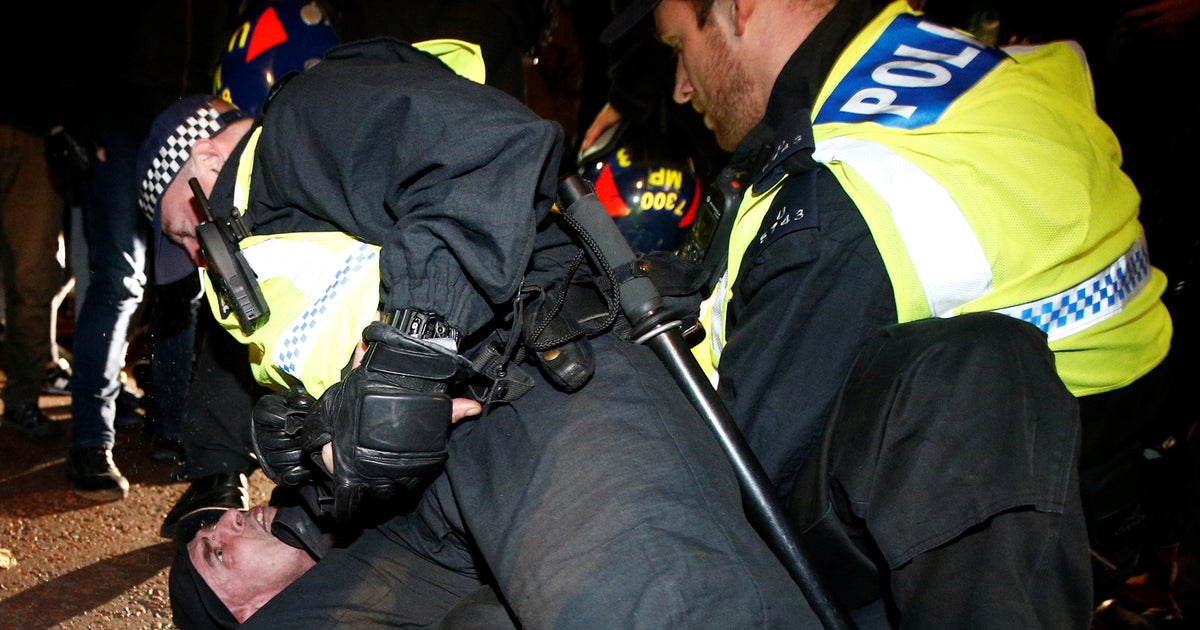 Million Mask March London 2016 Leads To 53 Arrests As Riot Police Used ...