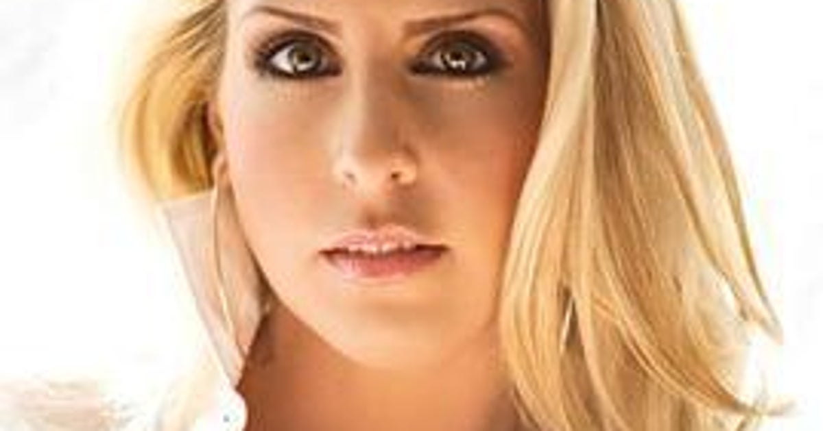 Kristen Hart – The Perfect Blend of Beauty, Brains & Business ...