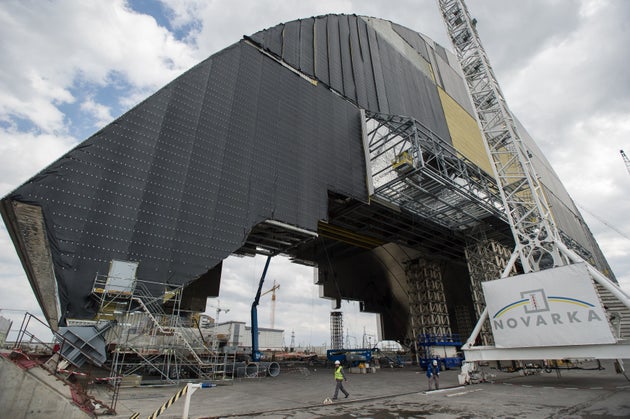 Watch The Astonishing Footage Of Chernobyl's Giant Radiation Shield ...